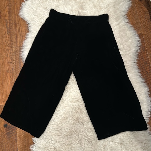 ivy jane | Pants & Jumpsuits | Ivy Jane Velvet Wide Capris | Poshmark